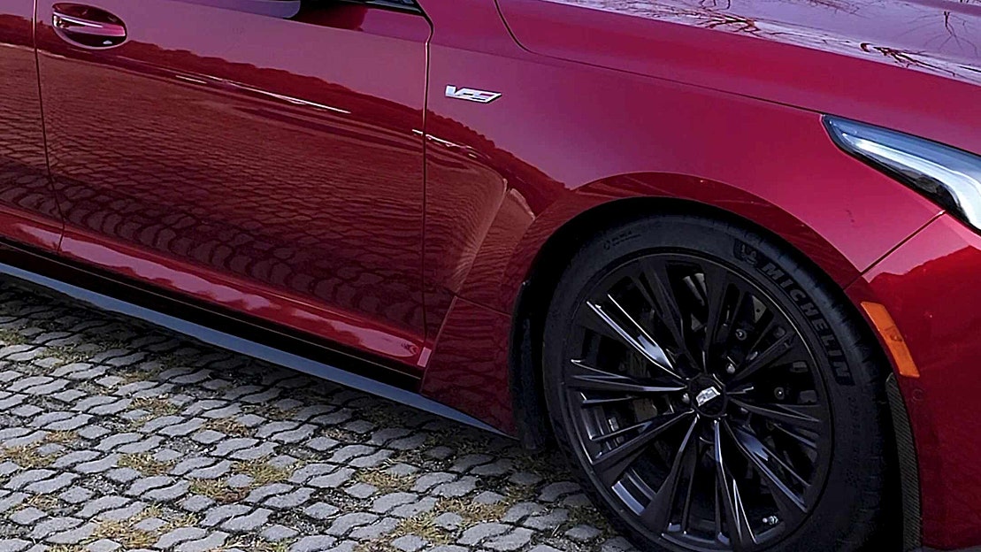 가장 빠른 차! 상남자 울리는 8기통 배기음! CT5 V BLACKWING - 네이버 TV