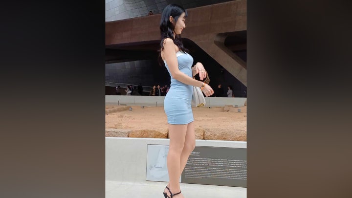 난리난 엄청 예쁜 패션모델 등장 . 서울패션위크 2024 FW 2024 Seoul Fashion Week . 동대문 ddp 어 - 네이버 TV