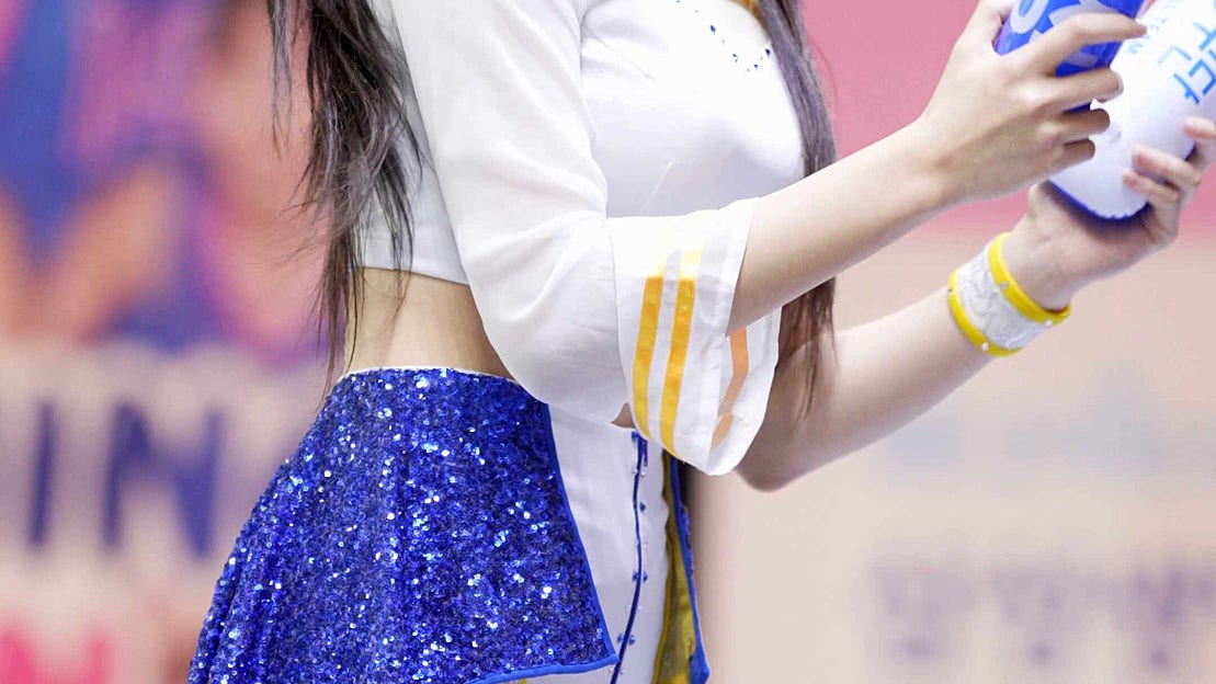 정복이 이렇게 좋습니다 이예빈 치어리더 직캠 Lee Yebin Cheerleader 231209 |4K - 네이버 TV