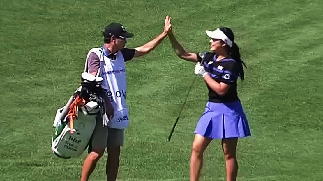 '산뜻한 출발' 샷이글을 성공하는 윤이나 [Sh수협은행 MBN 여자오픈 FR] - 네이버 TV