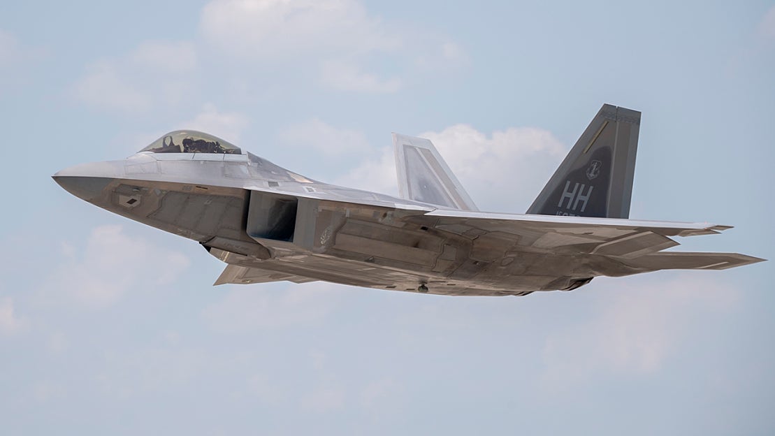 F-22 랩터 참가!… 한미공군, F-22·F-35A·(K)F-16 연합공중훈련 / 공군 제공 - 네이버 TV