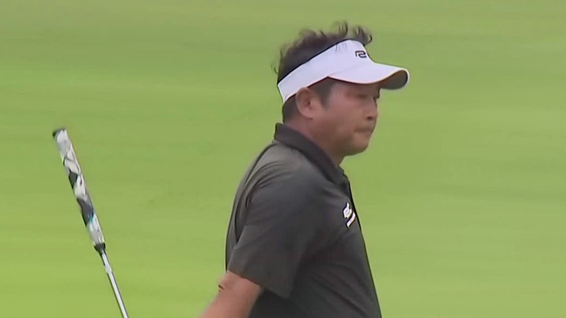 좋은 어프로치를 통해 버디를 성공한 문지욱 [제28회 KPGA 시니어 선수권 대회 1R] - 네이버 TV