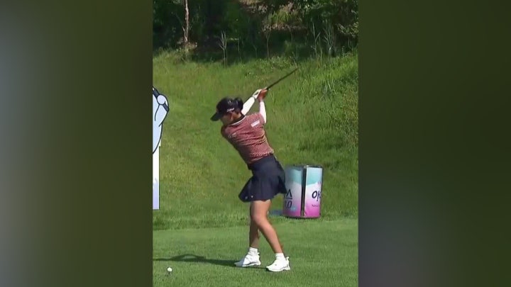 1R 10번홀 방신실 티샷 [Sh수협은행 MBN 여자오픈] - 네이버 TV