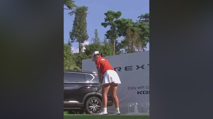 2R 16번홀 박현경 티샷 [제13회 KG 레이디스 오픈] - 네이버 TV