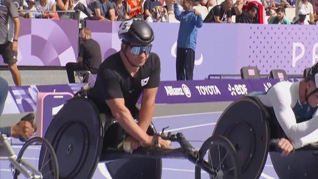 [KBS] 육상 남자 T53 100m 예선 - 유병훈 - 네이버 TV