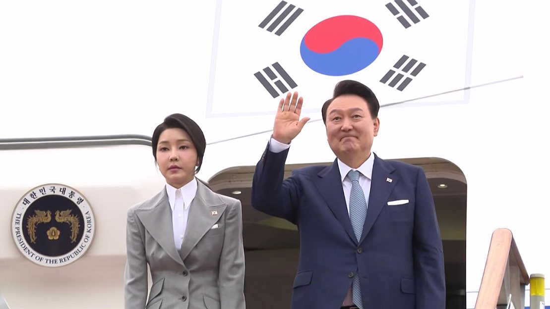 [현장영상 ] 윤 대통령 체코 방문 출국 김건희 여사 동행 네이버 Tv