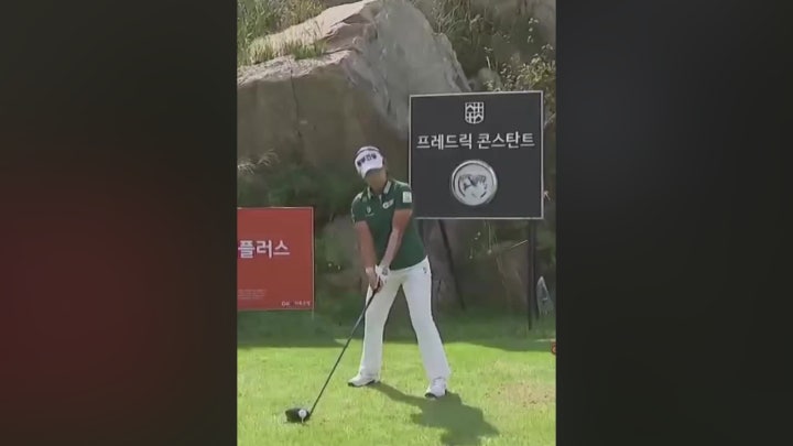 3R 1번홀 김수지 티샷 [OK저축은행 읏맨 오픈] - 네이버 TV