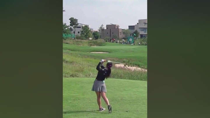 2R 1번홀 윤이나 티샷 [하나금융그룹 챔피언십] - 네이버 TV