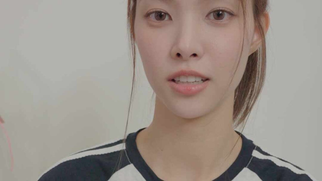 [비하인드] 윤아 핸드폰에 저장된 릿둥이들 이름은?🔎Ι ILLIT(아일릿) - 네이버 TV