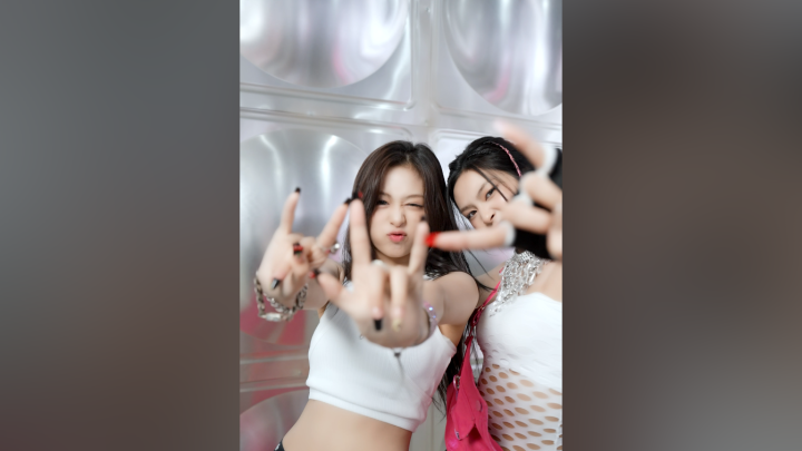 Hit that dance🦋🐈‍⬛💗 - 네이버 TV