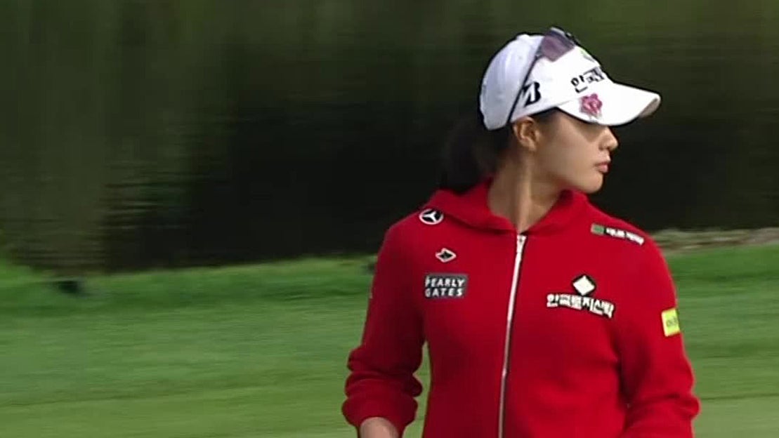 '선두와 두 타 차' 멋진 아이언샷을 선보인 박현경 [S-OIL 챔피언십 2R] - 네이버 TV