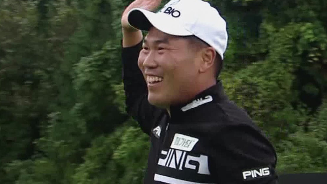 '시즌 17번째 홀인원!' 홀컵으로 빨려 들어간 이대한의 티 샷 [KPGA 투어챔피언십 3R] - 네이버 TV