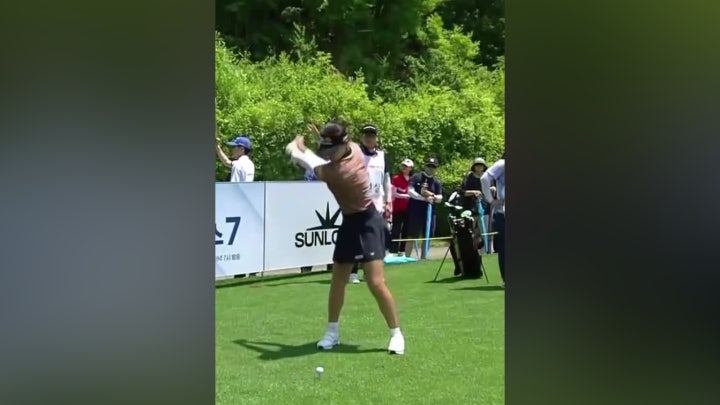 1R 2번홀 방신실 티샷 [Sh수협은행 MBN 여자오픈] - 네이버 TV