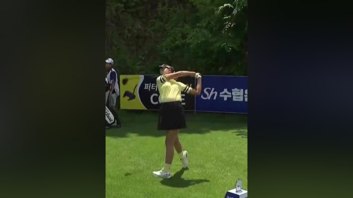 2R 8번홀 문정민 티샷 [Sh수협은행 MBN 여자오픈] - 네이버 TV