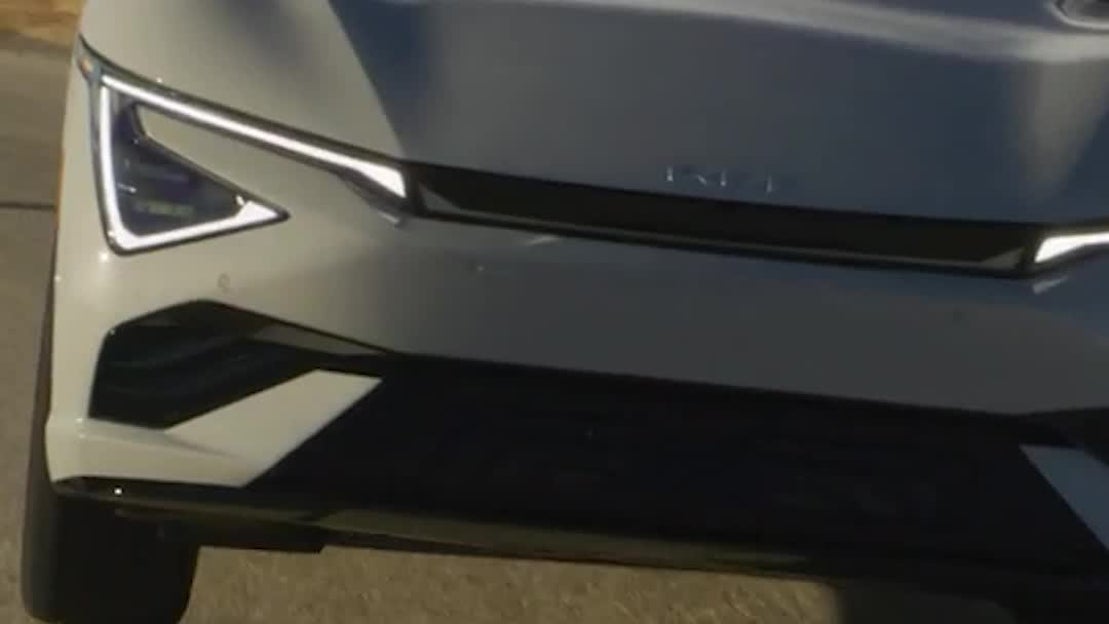 미국서 공개된 기아 2025년형 EV6 - 네이버 TV