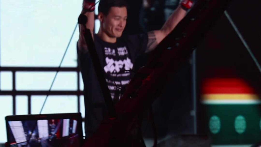 ZFN 02 '레전더리 황' 황인수 입장신! - 네이버 TV