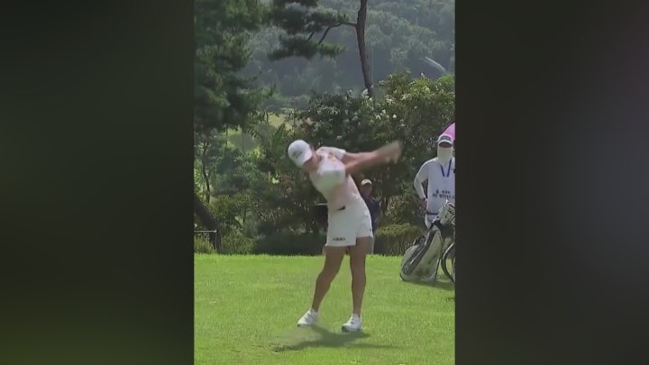 2R 2번홀 방신실 티샷 [제13회 KG 레이디스 오픈] - 네이버 TV