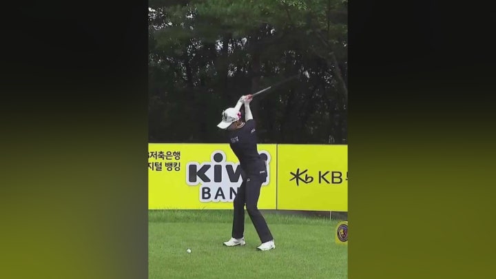 3R 8번홀 현세린 티샷 [KB금융 스타챔피언십] - 네이버 TV