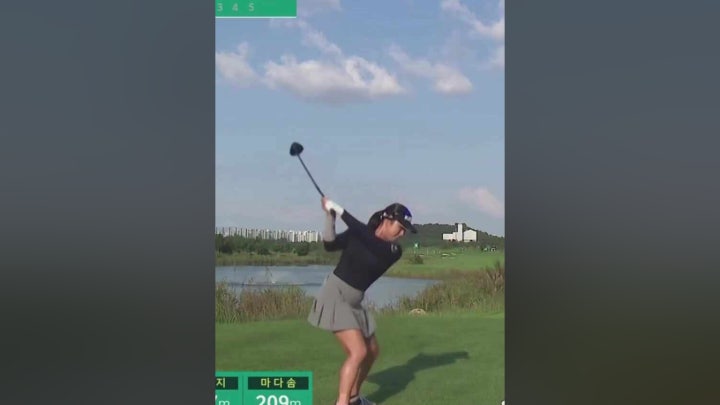 2R 17번홀 윤이나 티샷 [하나금융그룹 챔피언십] - 네이버 TV