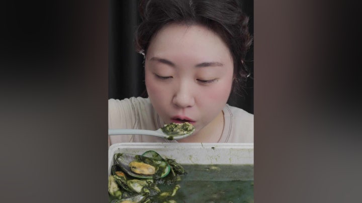 이끼 낀게 아니라 매생이굴국 - 네이버 TV