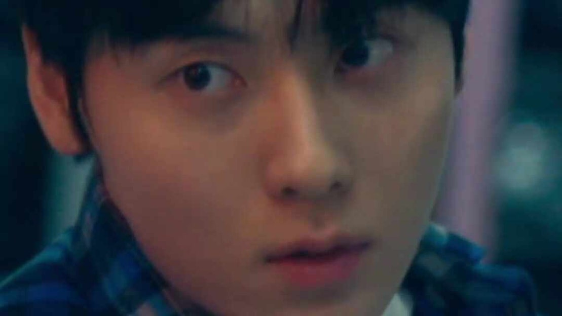 [스터디그룹] 만화 찢고 나왔다는 황민현 실존 | #shorts | TVING - 네이버 TV