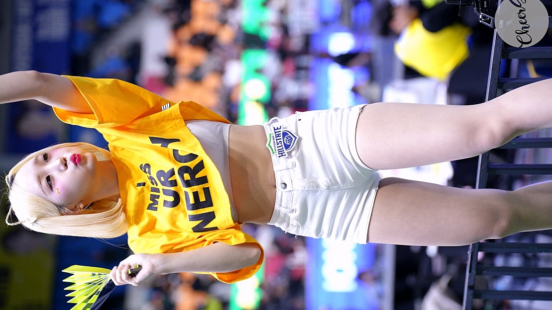 크롭티는 신이야.. 박성은 치어리더 Park SungEun Cheerleader 250122 |4K - 네이버 TV