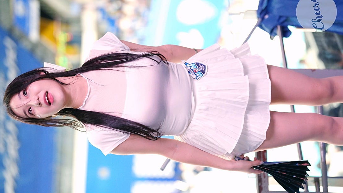 마음이 풍성해지는 김현영 치어리더 직캠 Kim Hyun-Young Cheerleader 우리카드 241212 |4K - 네이버 TV