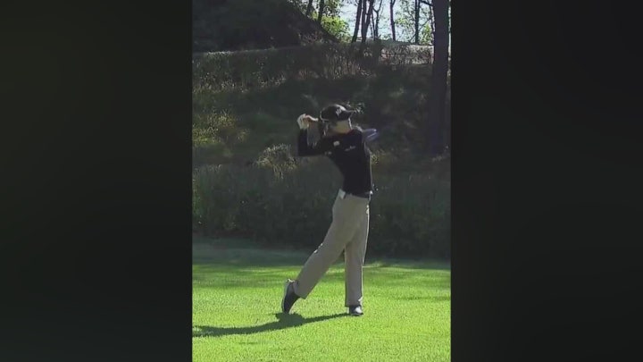 2R 2번홀 김민별 티샷 [덕신EPC · 서울경제 레이디스 클래식] - 네이버 TV