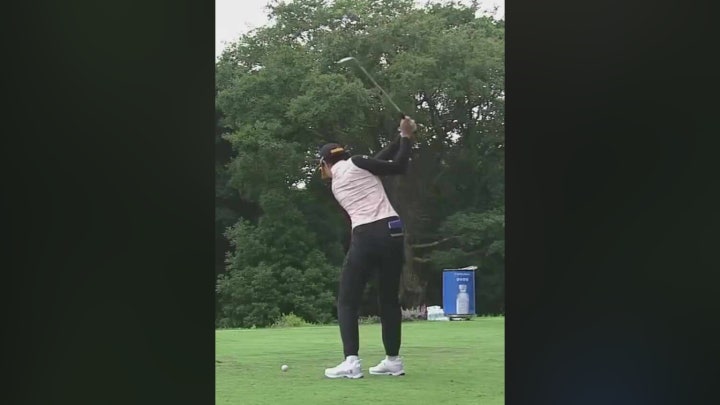 2R 13번홀 방신실 티샷 [제11회 제주삼다수 마스터스] - 네이버 TV