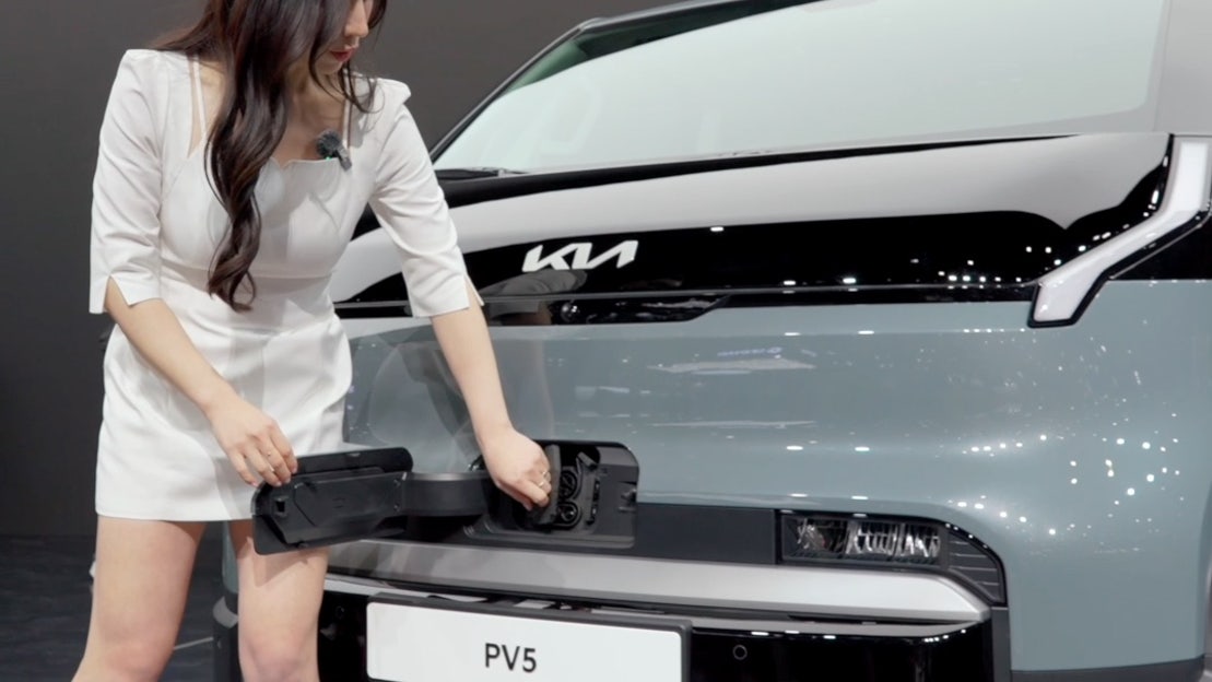 기아 PV5 충전구 위치가 별로네.. - 네이버 TV