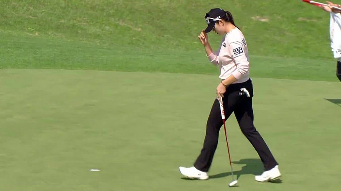 한 타 더 줄이며 격차를 벌리는 김민선7의 버디 [덕신EPC 챔피언십 2R] - 네이버 TV