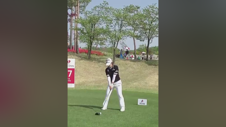 [AI클립] 3R 파4 17번홀 박지영 티샷 (덕신EPC 챔피언십) - 네이버 TV