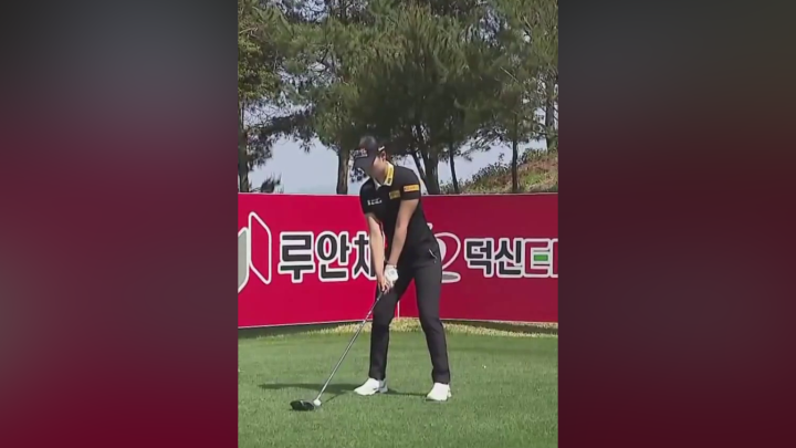 [AI클립] 3R 파5 11번홀 방신실 티샷 (덕신EPC 챔피언십) - 네이버 TV