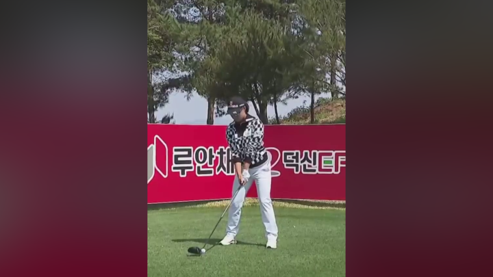 [AI클립] 3R 파5 11번홀 정윤지 티샷 (덕신EPC 챔피언십) - 네이버 TV