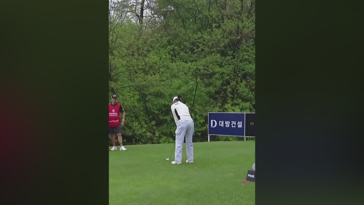[AI클립] 1R 파3 12번홀 박보겸 티샷 (크리스에프앤씨 제47회 KLPGA 챔피언십) - 네이버 TV