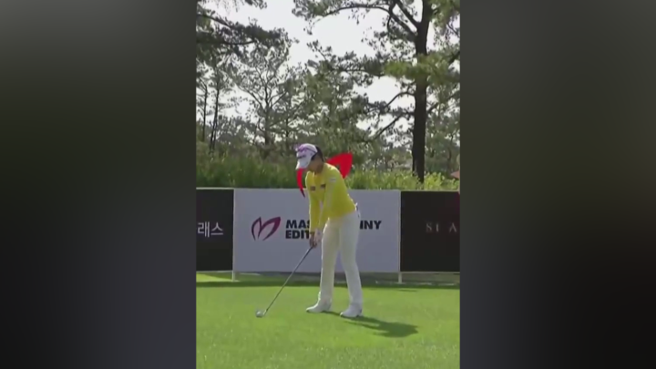 [AI클립] 2R 파3 17번홀 박현경 티샷 (크리스에프앤씨 제47회 KLPGA 챔피언십) - 네이버 TV