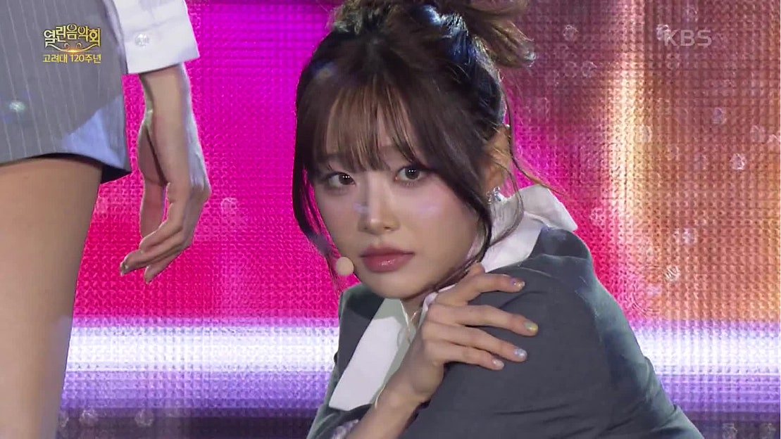츄 (CHUU) - Only cry in the rain | KBS 250504 방송 - 네이버 TV