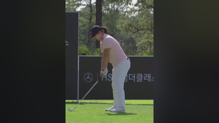 [AI클립] 4R 파3 17번홀 홍정민 티샷 (크리스에프앤씨 제47회 KLPGA 챔피언십) - 네이버 TV