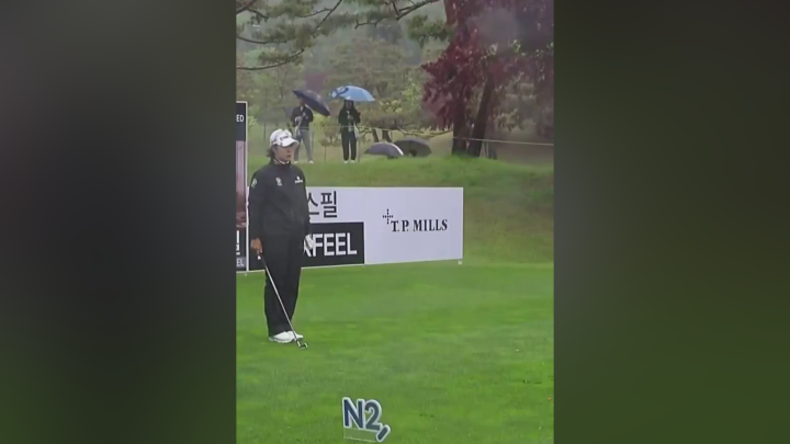 [AI클립] 2R 파3 3번홀 박지영 티샷 (2025 NH투자증권 레이디스 챔피언십) - 네이버 TV