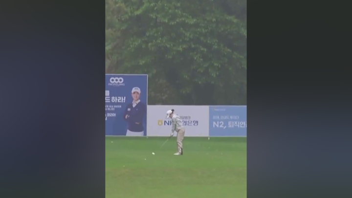 [AI클립] 2R 파3 13번홀 임진영 티샷 (2025 NH투자증권 레이디스 챔피언십) - 네이버 TV