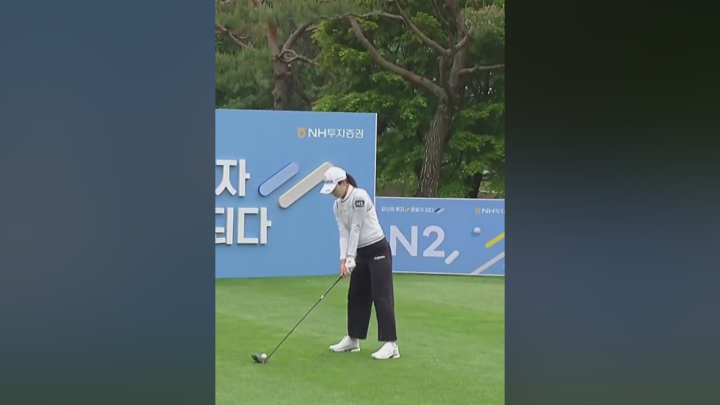 [AI클립] 3R 파4 1번홀 이가영 티샷 (2025 NH투자증권 레이디스 챔피언십) - 네이버 TV