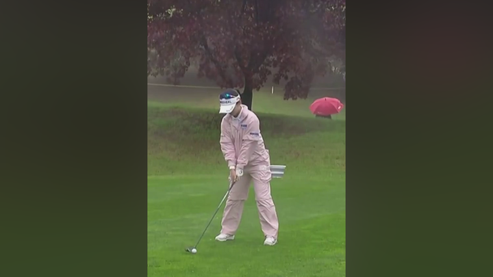 [AI클립] 2R 파3 3번홀 이예원 티샷 (2025 NH투자증권 레이디스 챔피언십) - 네이버 TV