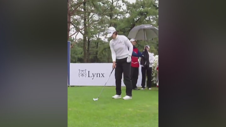 [AI클립] 3R 파3 2번홀 박지영 티샷 (크리스에프앤씨 제47회 KLPGA 챔피언십) - 네이버 TV