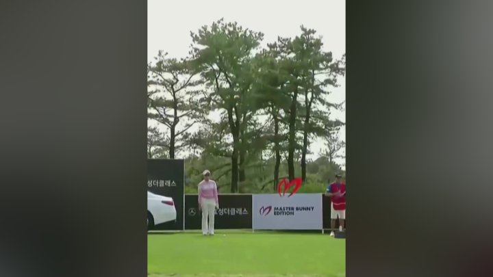 [AI클립] 2R 파3 17번홀 김민주 티샷 (크리스에프앤씨 제47회 KLPGA 챔피언십) - 네이버 TV