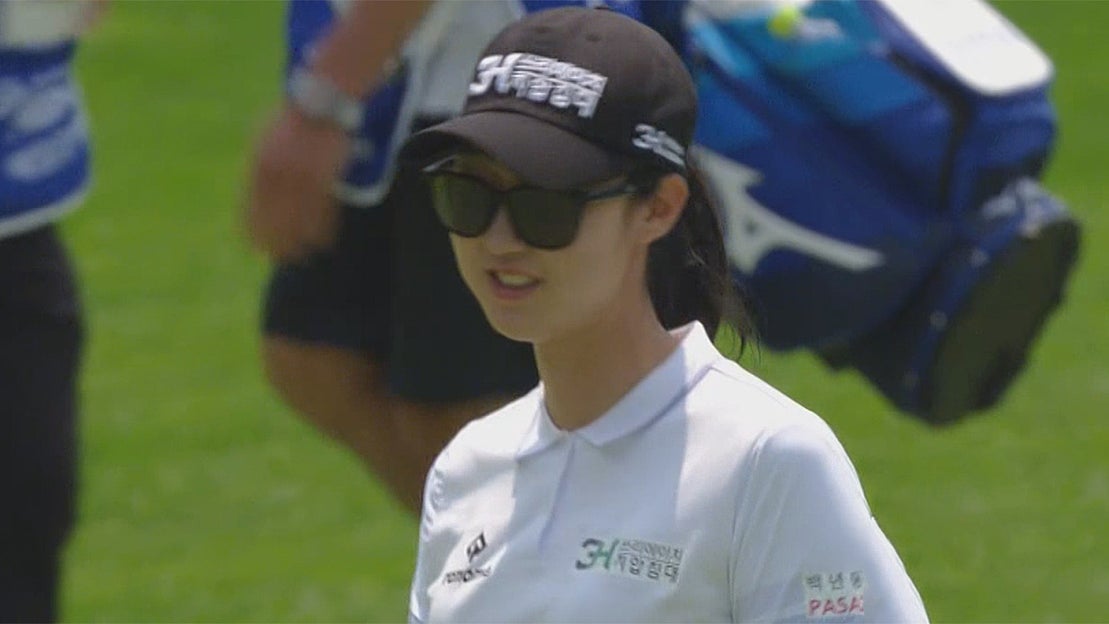 러프에서 흔들림 없는 샷 선보인 전우리! [Sh수협은행 MBN 여자오픈 1R] - 네이버 TV