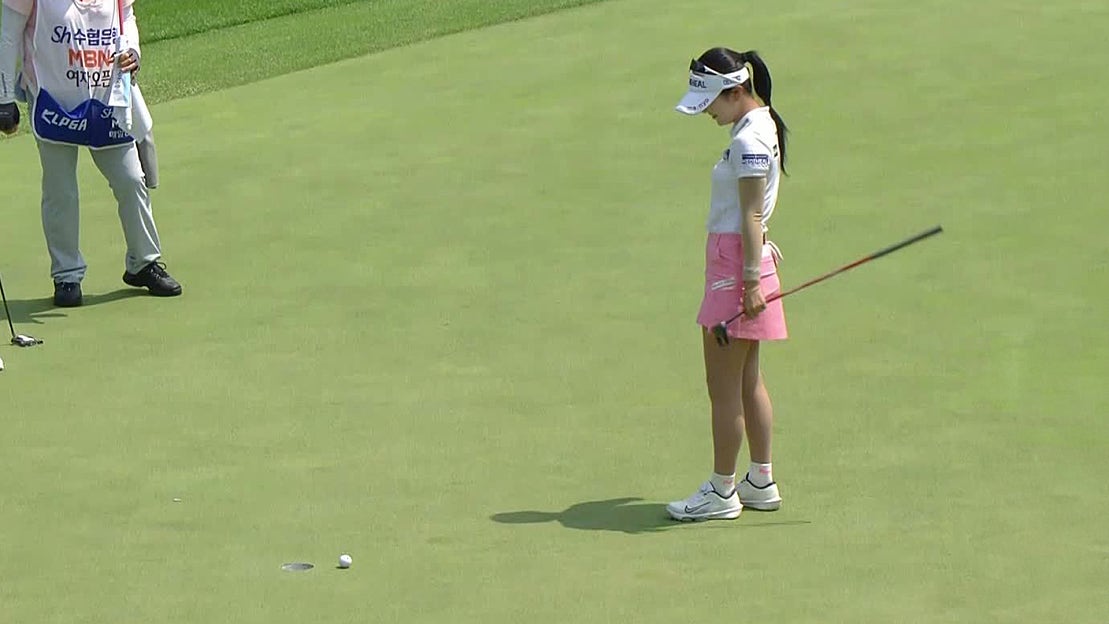 홀을 빙글 돌아 나오는 아쉬운 퍼팅 [Sh수협은행 MBN 여자오픈 FR] - 네이버 TV