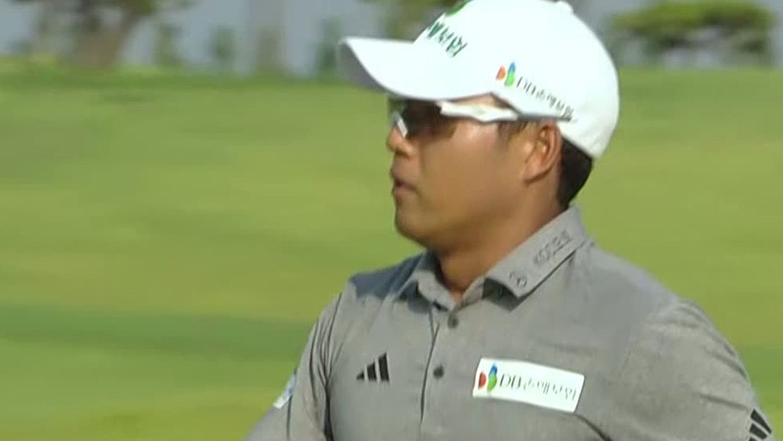 한 타 더 줄이면서 선두 자리 굳히는 문도엽 [KPGA 군산CC 오픈 2R] - 네이버 TV