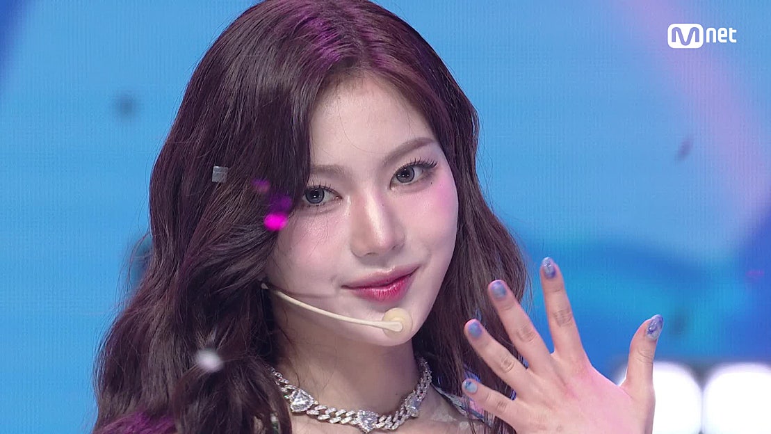 'COMEBACK' STAYC (스테이씨) - I WANT IT | Mnet 250724 방송 - 네이버 TV