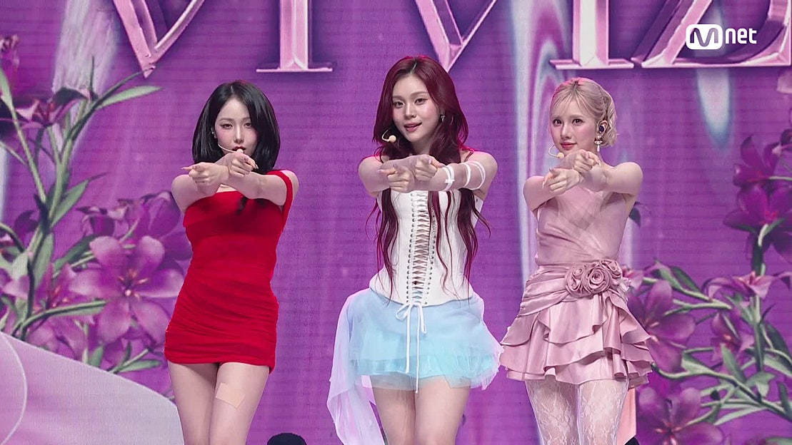 VIVIZ(비비지) - La La Love Me | Mnet 250724 방송 - 네이버 TV